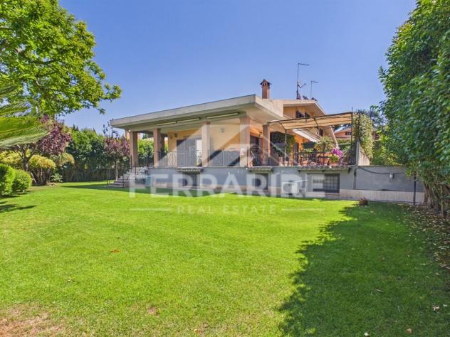 VILLA BIFAMILIARE AURELIA ADIACENTE PANORAMA / TENUTA DELL'ACQUA FREDDA ...