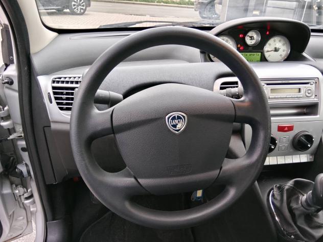 Lancia Ypsilon 1 2 Argento - Annunci Napoli