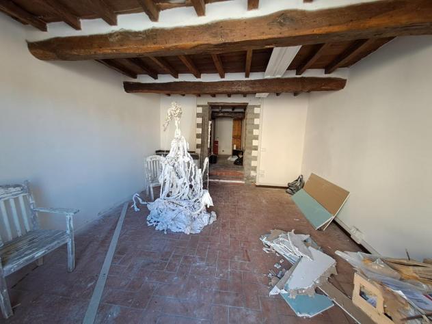 NEGOZIO di 3 vani e di 44 mq (SCARPERIA E SAN PIERO - Annunci Firenze