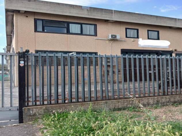 LABORATORIO di 1 vani e di 250 mq (LASTRA A SIGNA) rif - Annunci Firenze