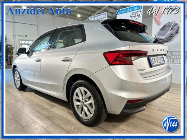 Elegantes Skoda Fabia 10 Mpi Ambition Bilder