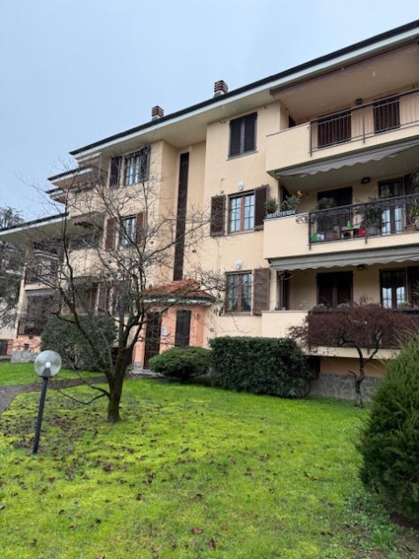Liscate, vendesi quattro locali con box doppio - Annunci Milano