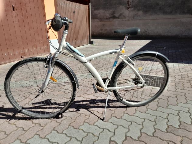 B twin uomo 28 pollici Decathlon alluminio bianco ICE sospensioni ...