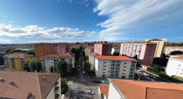 Stanza con balcone privato, portineria e giardino - Annunci Milano