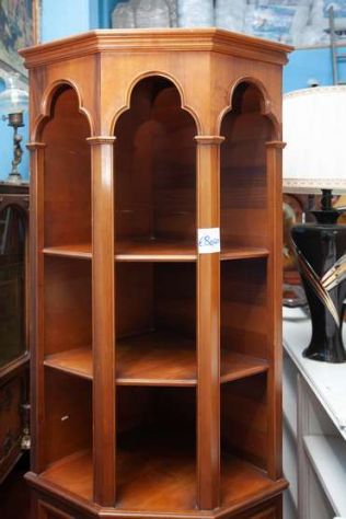 Angoliera In Legno Con Ripiani e Sportello – 24930 - Annunci Palermo
