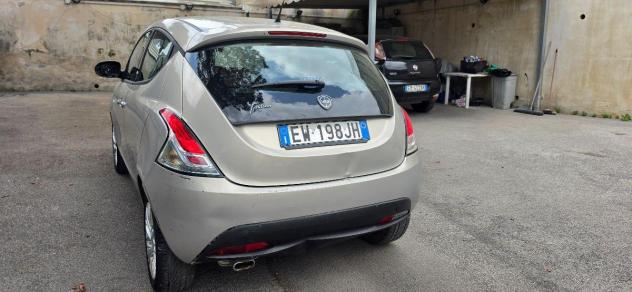 LANCIA -Ypsilon 1 2 69 CV 5 porte Gold - Annunci Napoli