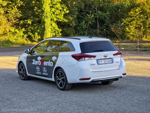Toyota Auris Touring Sports 1 8 Hybrid Lounge CV-99 E6B Automatico ...