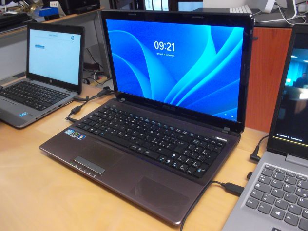 NOTEBOOK ASUS MODELLO X53S SCHERMO 15,6 POLLICI PERFETTAMENTE ...