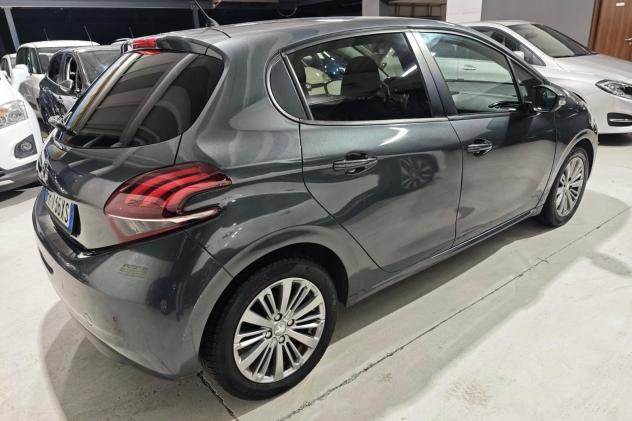 Peugeot 208 Benzina/Gpl Allure Neopatentati - Annunci Milano