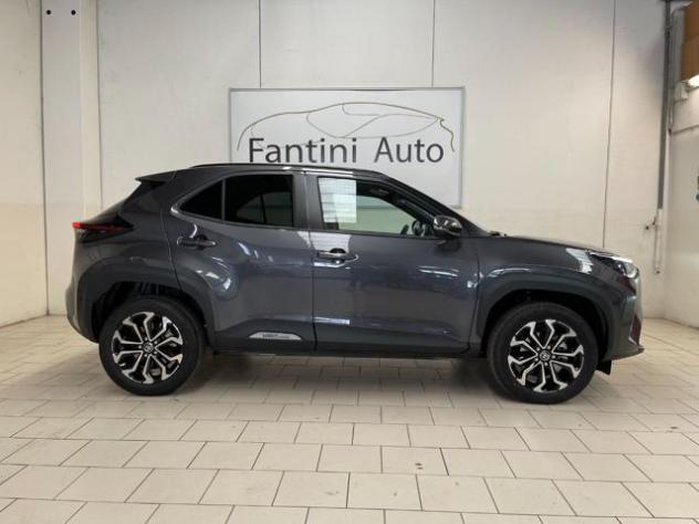 TOYOTA Yaris Cross Trend 1 5h fwd 130cv e-cvt-LEGGI SOTTO - Annunci Brescia