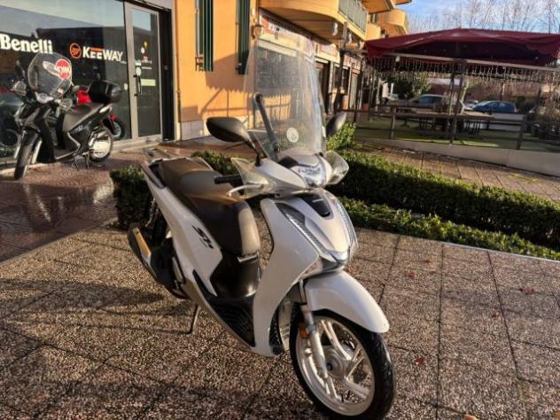 HONDA SH 150 PASSAGGIO E TAGLIANDO INCLUSO MINI RATE rif - Annunci Roma