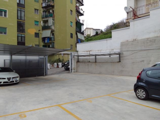Posto auto e scooter - Annunci Napoli
