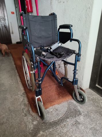 Sanitari - sedia a rotelle ruote grandi - Annunci Milano