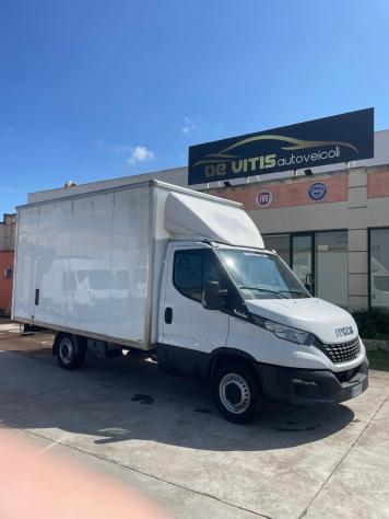 Iveco Daily 35 S 12 cabinato furgonato 2021 - Annunci Lecce