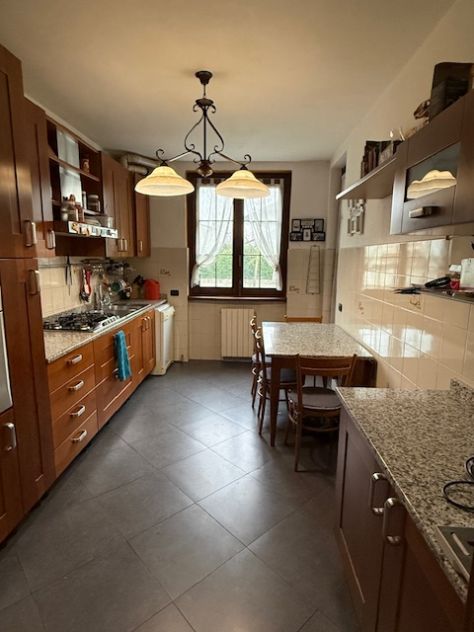 Liscate, vendesi quattro locali con box doppio - Annunci Milano