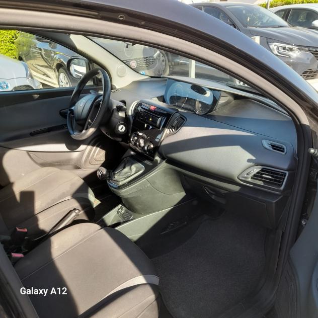 Lancia Ypsilon 1 2 69 CV 5 porte Gold - Annunci Roma