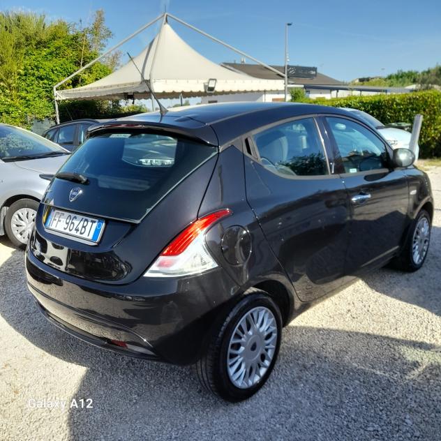Lancia Ypsilon 1 2 69 CV 5 porte Gold - Annunci Roma