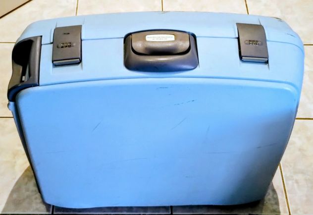 Valigia rigida azzurra - Annunci Milano