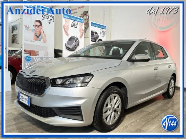 Elegantes Skoda Fabia 10 Mpi Ambition Bilder