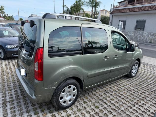 Peugeot Partner Tepee 1 6 HDi 92CV Outdoor-11/2011 - Annunci Napoli