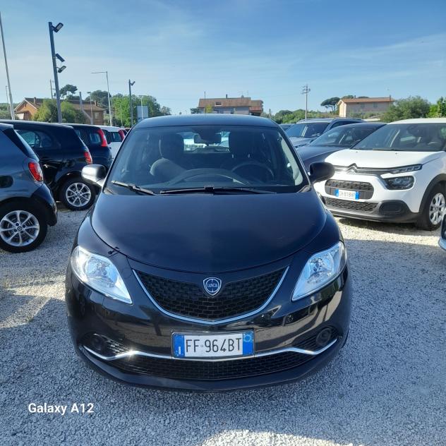 Lancia Ypsilon 1 2 69 CV 5 porte Gold - Annunci Roma