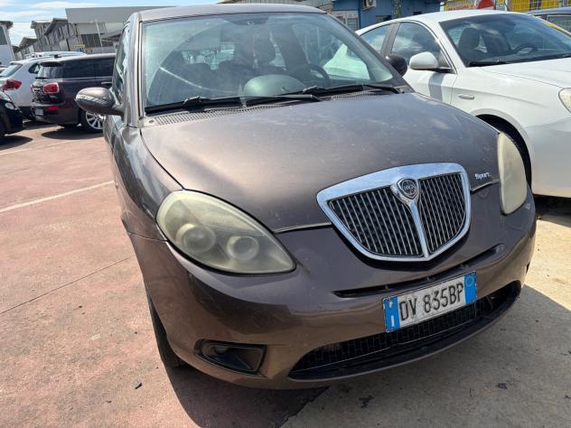 Lancia Ypsilon 1 4 E-MOMO Ecochic GPL - Annunci Roma