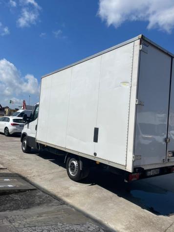 Iveco Daily 35 S 12 cabinato furgonato 2021 - Annunci Lecce