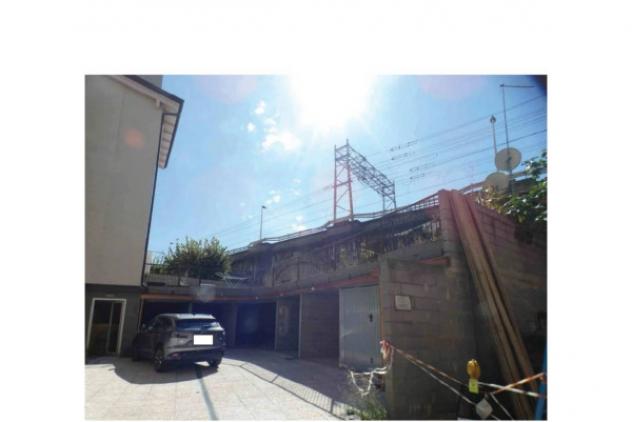 Immobile in asta di 49 m², box auto in - Annunci Milano