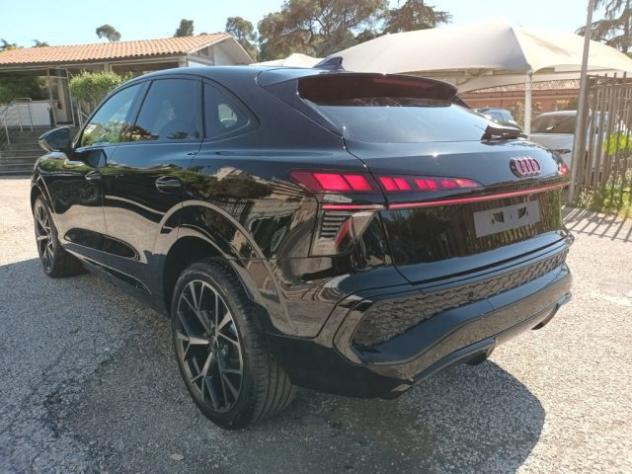 AUDI Q3 2000 SPB TDI BLACKLINE 150CV STRONIC TETTO"20 - Annunci Roma