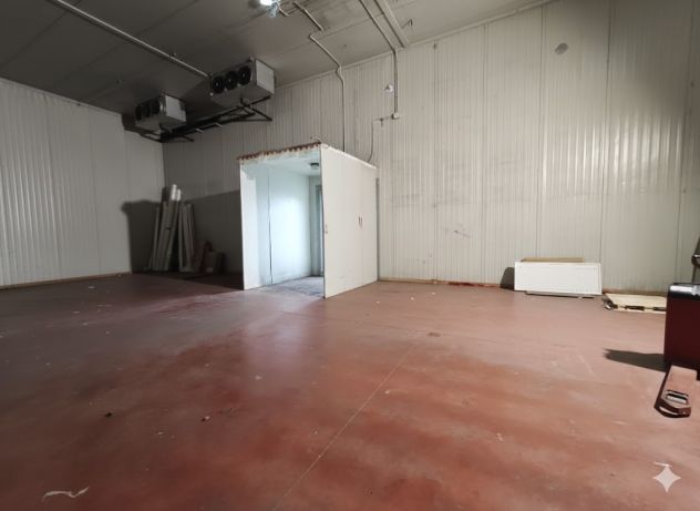 Capannone 400 mq, altezza 7mt -Pero (Mi) Vicino Rho - Annunci Milano