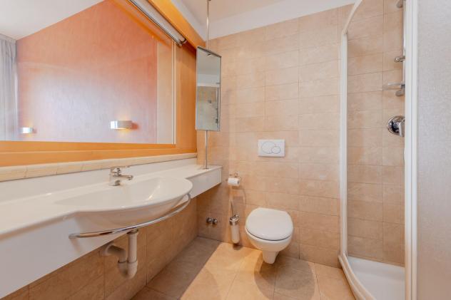 Posto letto con bagno privato [TO_LNG14-A_D203] - Annunci Torino