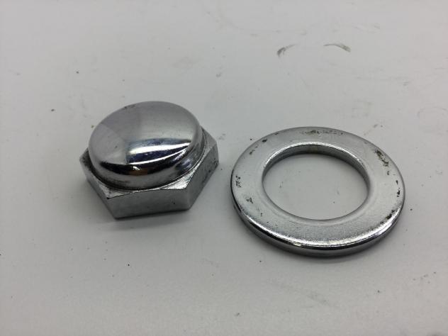 DADO E RONDELLA PIASTRA SUPERIORE FORCELLA HONDA CB 400 FOUR - Annunci ...