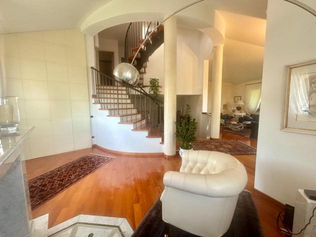 Villa in vendita a Bassa - Cerreto Guidi 250 mq Rif: - Annunci Firenze