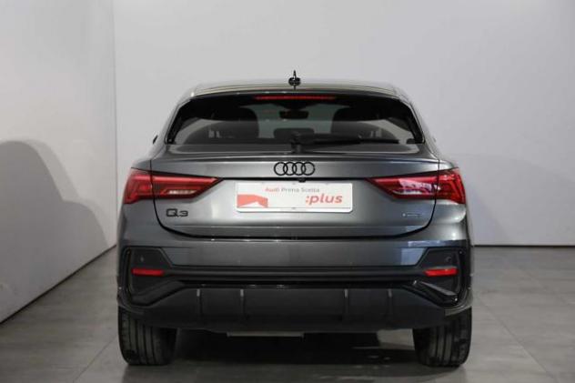 AUDI Q3 SPB 40 TDI quattro S tronic Identity Black - Annunci Napoli