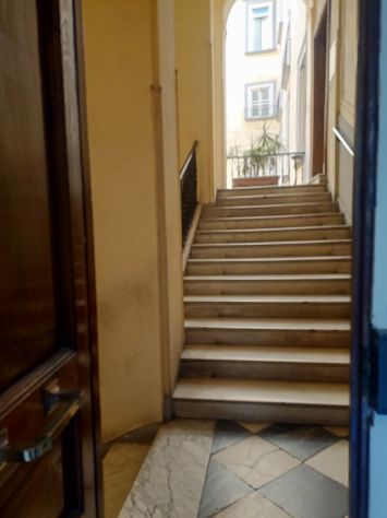 Chiaia - Piazza San Pasquale - Ufficio in palazzo d'epoca - - Annunci ...