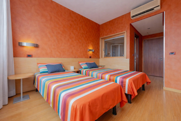 Posto letto all inclusive [TO_LNG14-A_D505] - Annunci Torino