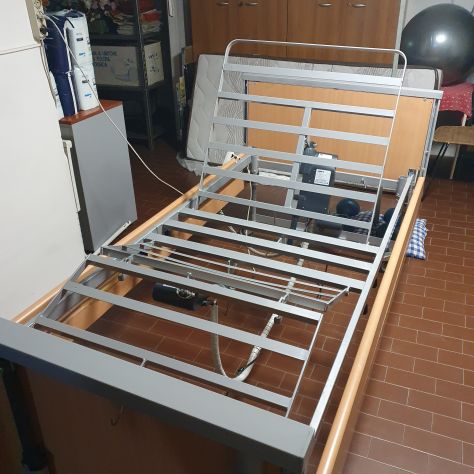 LETTO ELETTRICO PER PERSONE DISABILI INVANCARE - Annunci Parma